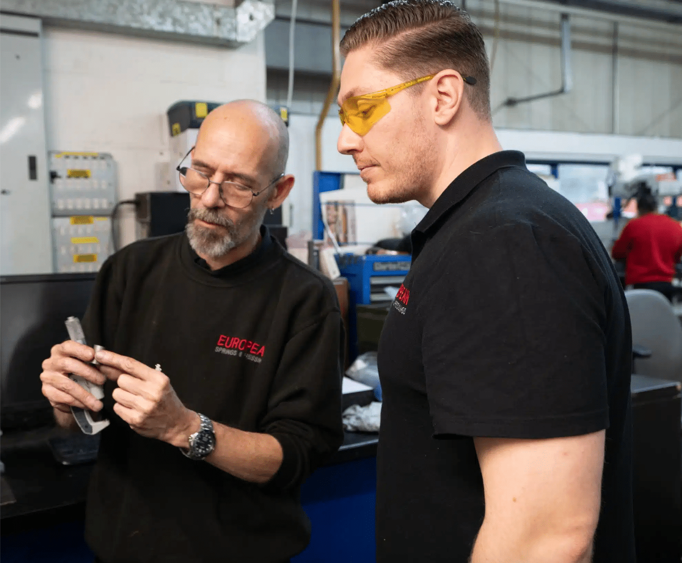 Custom Springs vs Wireforms: Engineer Selection Guide